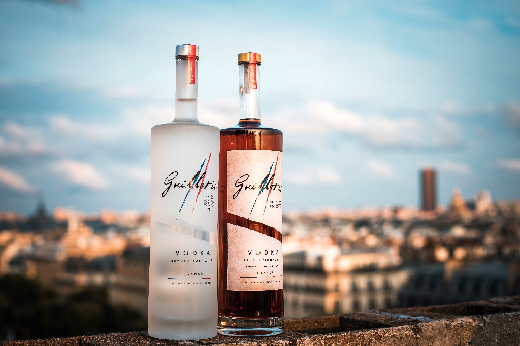 Découvrez la Guillotine Heritage, une vodka française à base de raisins ...