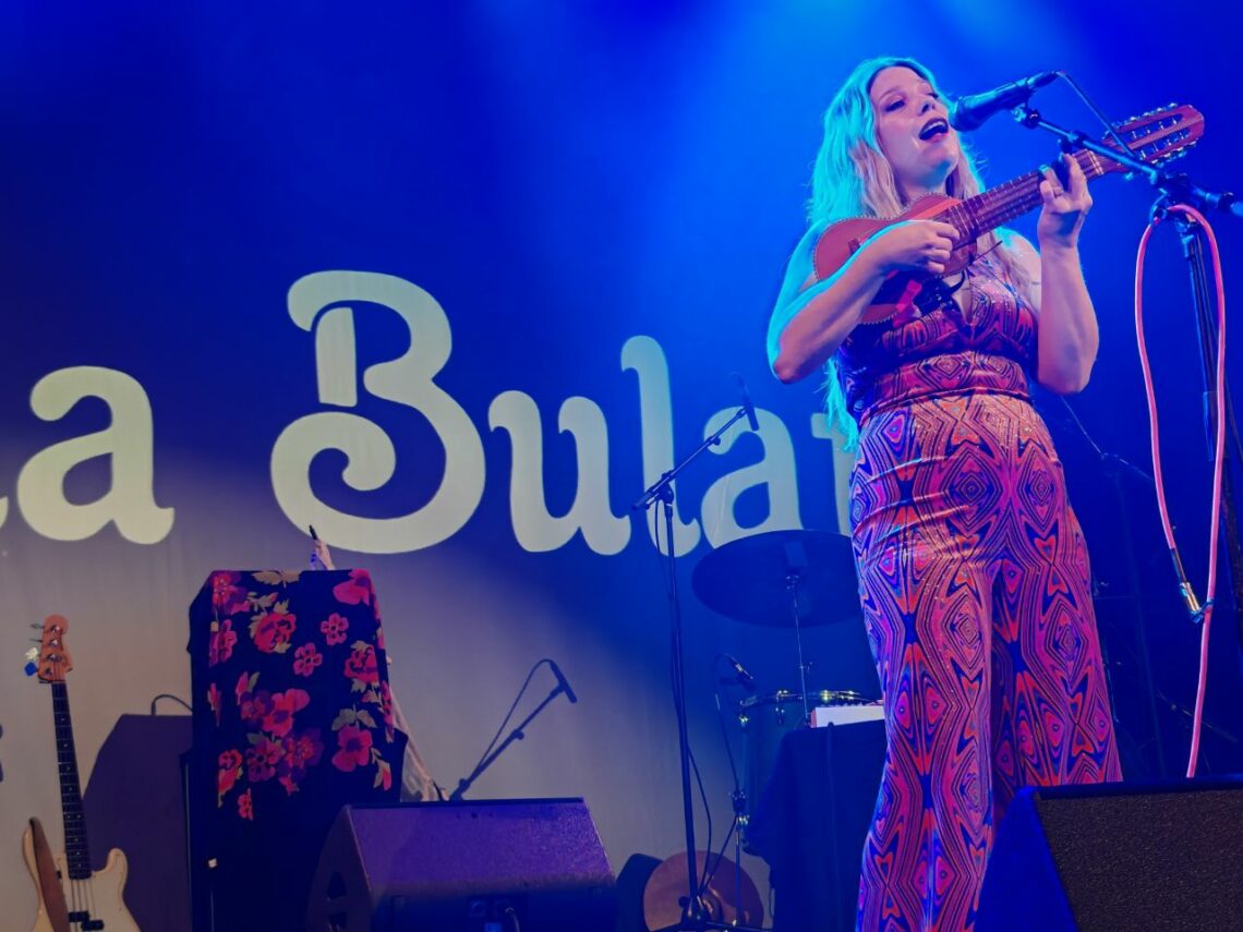 Retour sur le concert de Basia Bulat et Efterklang à l'Alhambra - Le ...